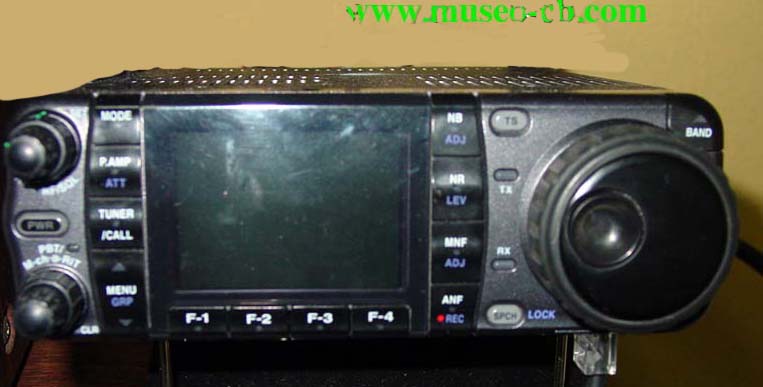 Icom IC-7000 - Museo CB